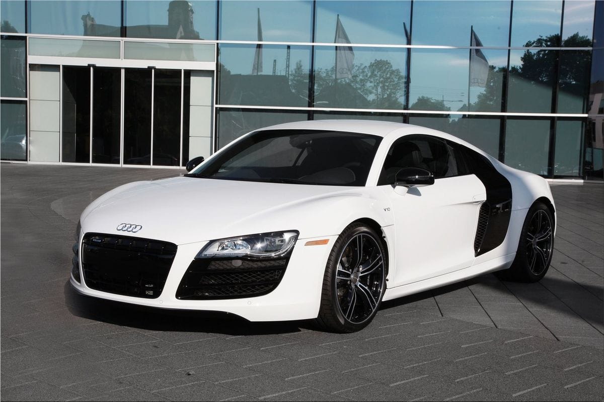 Audi R8 Exclusive Selection Brilliant Black features|Audi