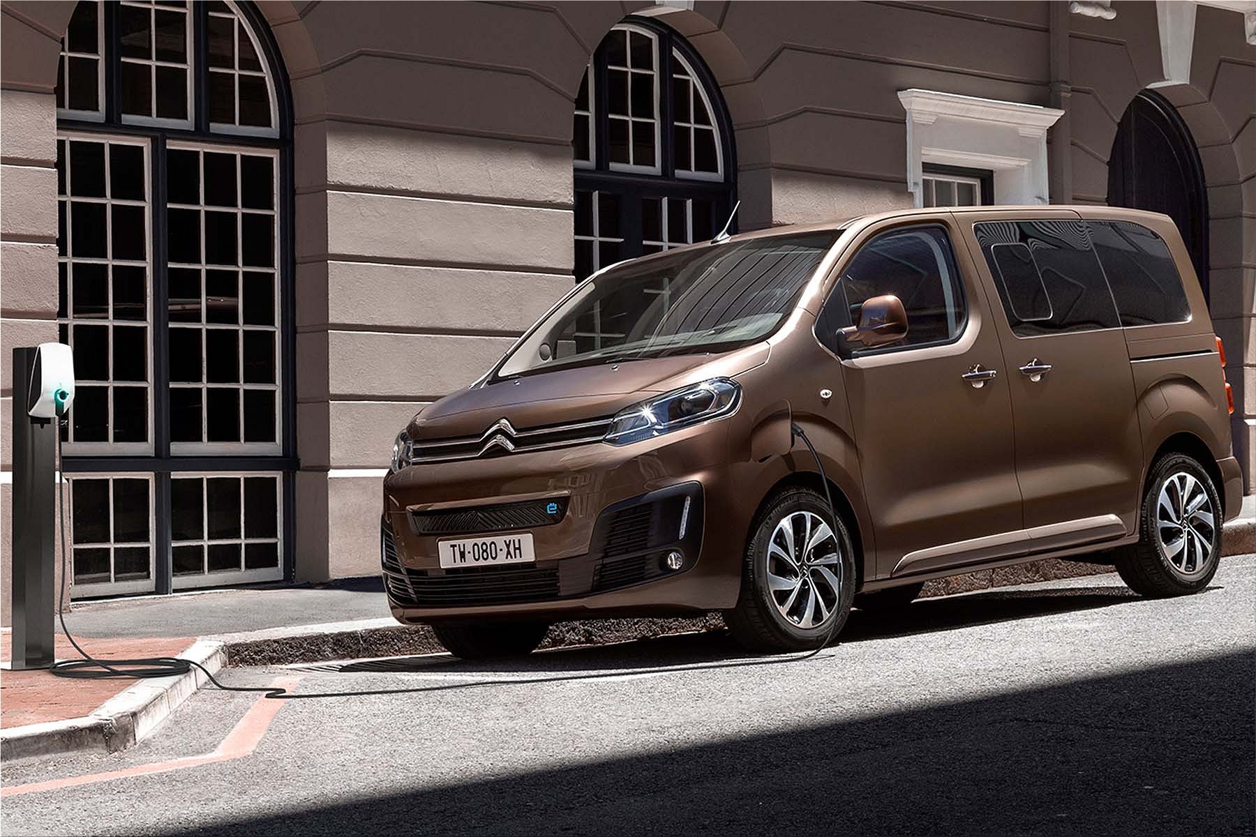 The Citroën ë-SpaceTourer is a trendy electric van|Citroën