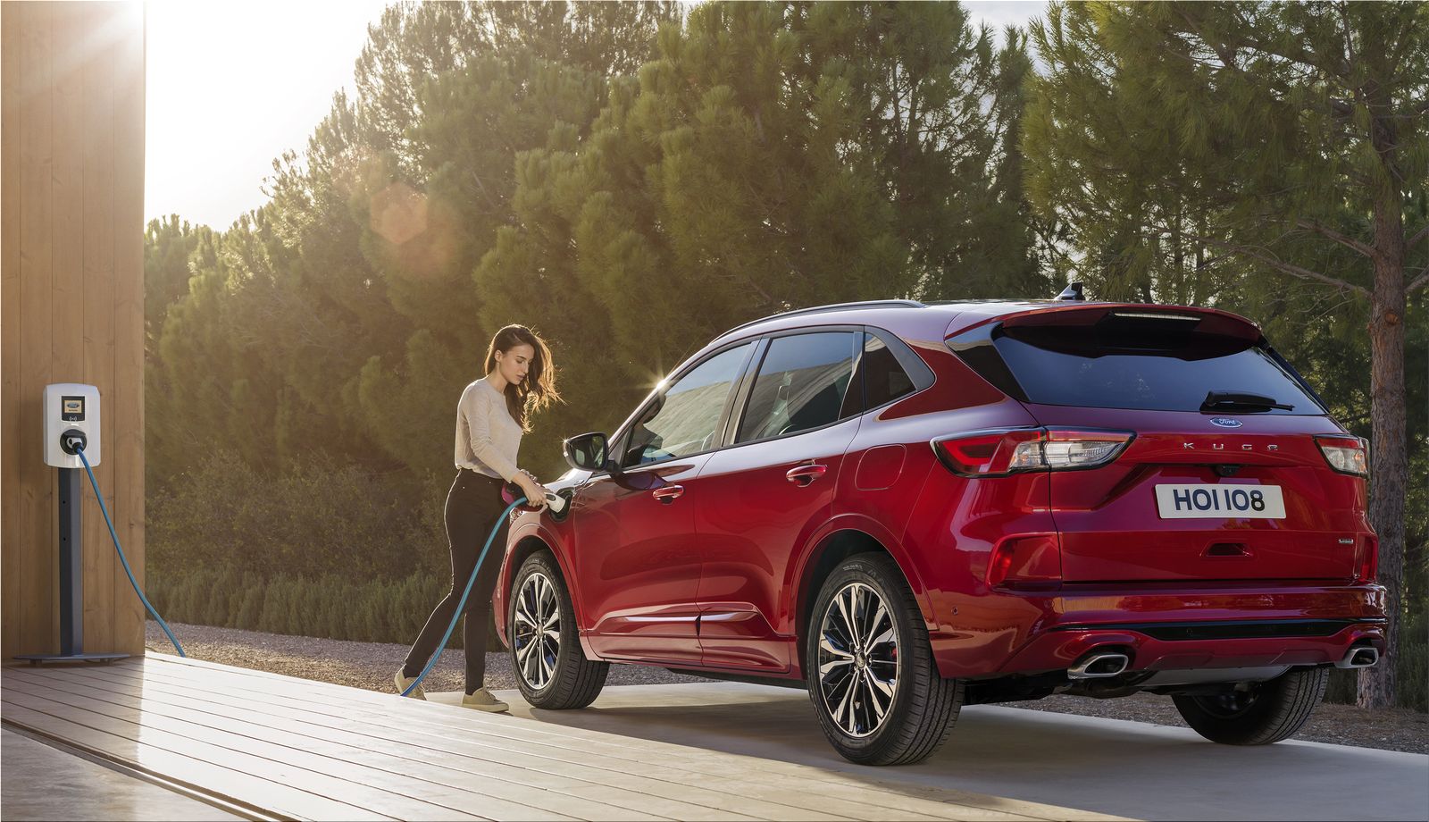 Ford Kuga: new design, modified interior and a full range of hybrid ...