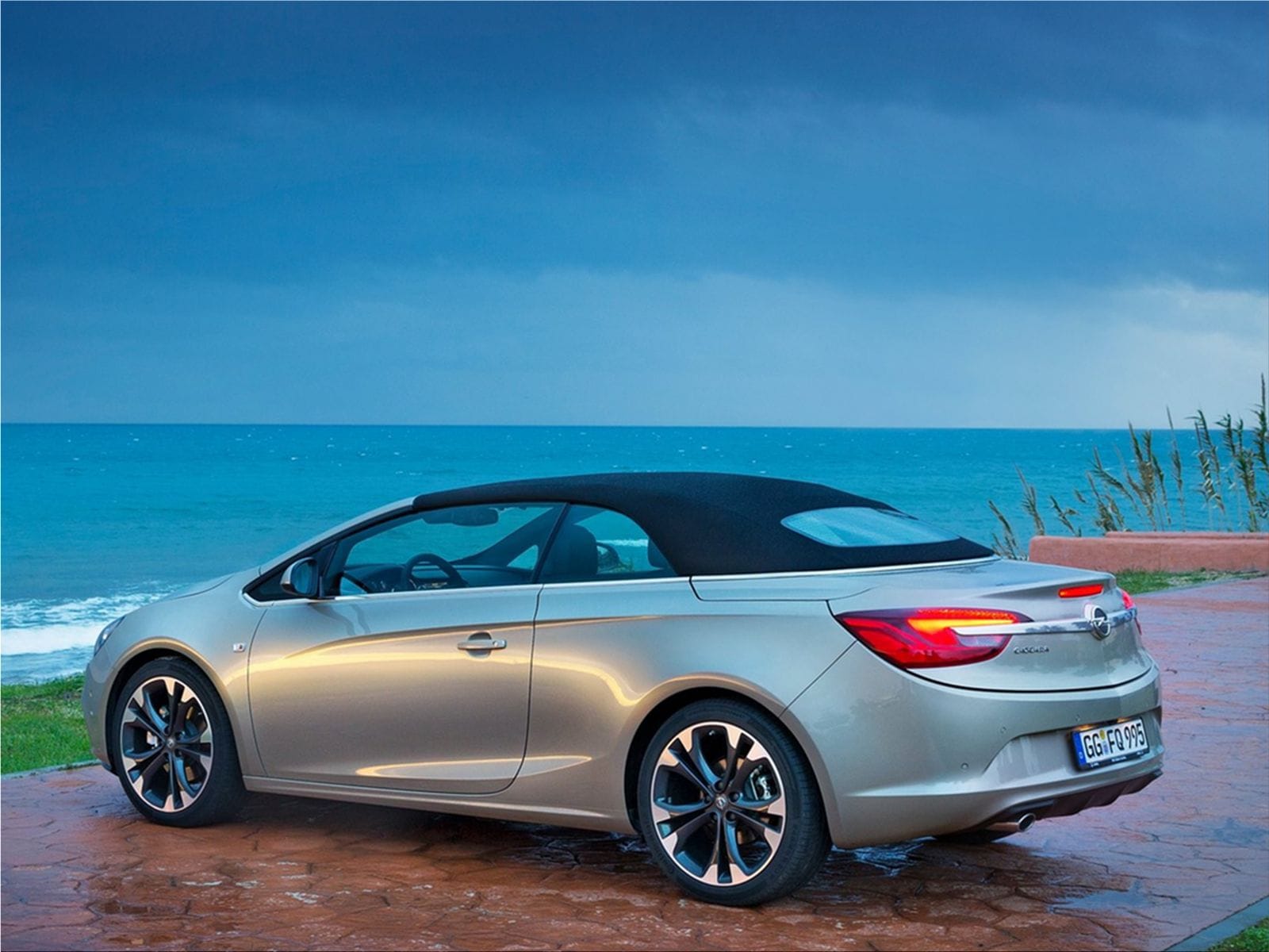 Opel Cascada mid-size convertible|Opel