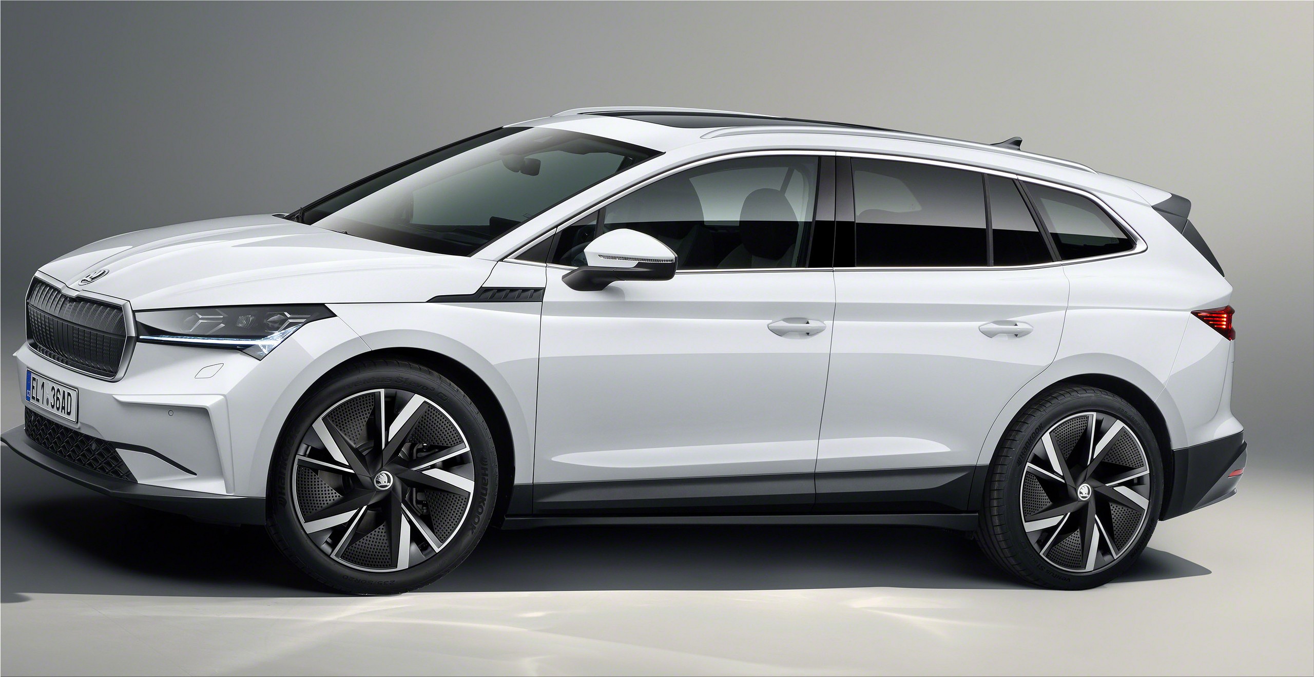The new Skoda Enyaq iV all-electric SUV from 33,800 euros|Skoda