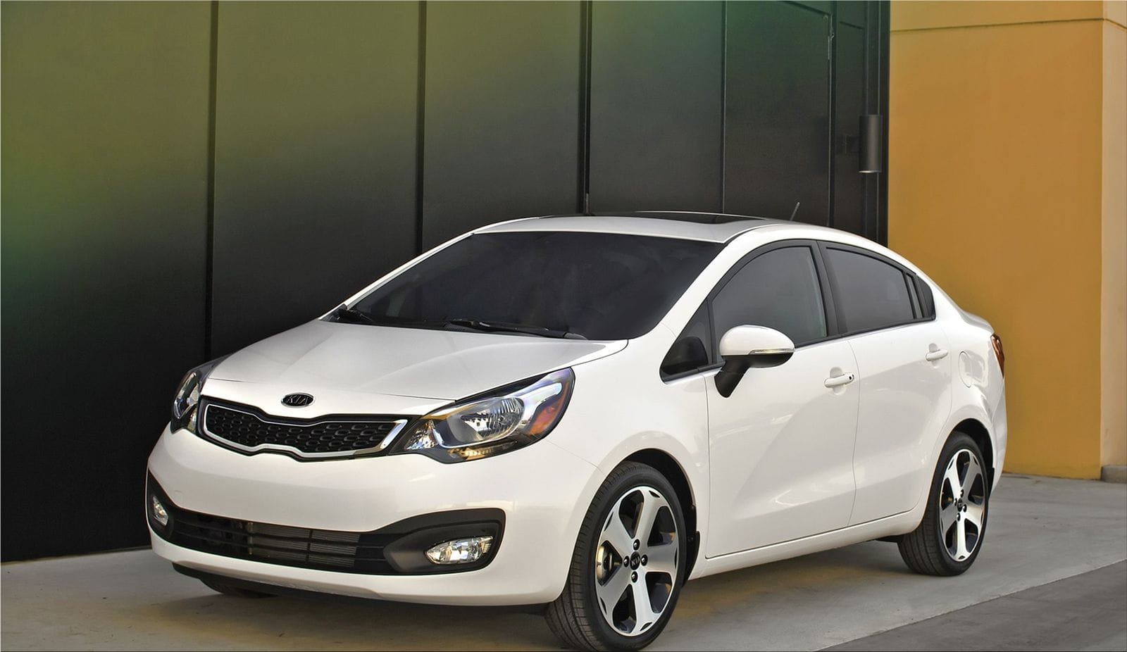 Kia Rio 2013 - class-leading horsepower and fuel economy | Car Division