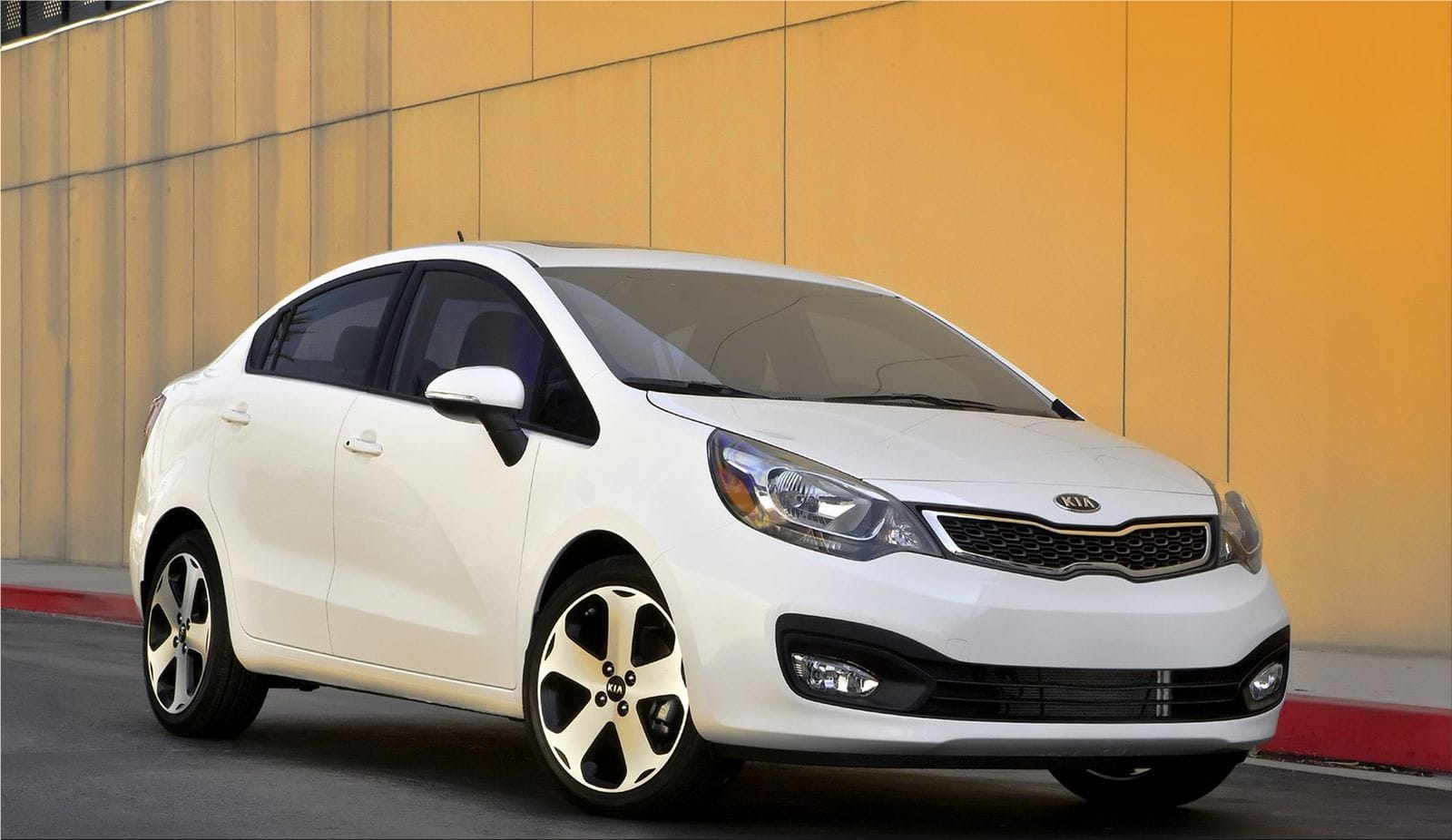 Kia Rio 2013 - class-leading horsepower and fuel economy | Car Division