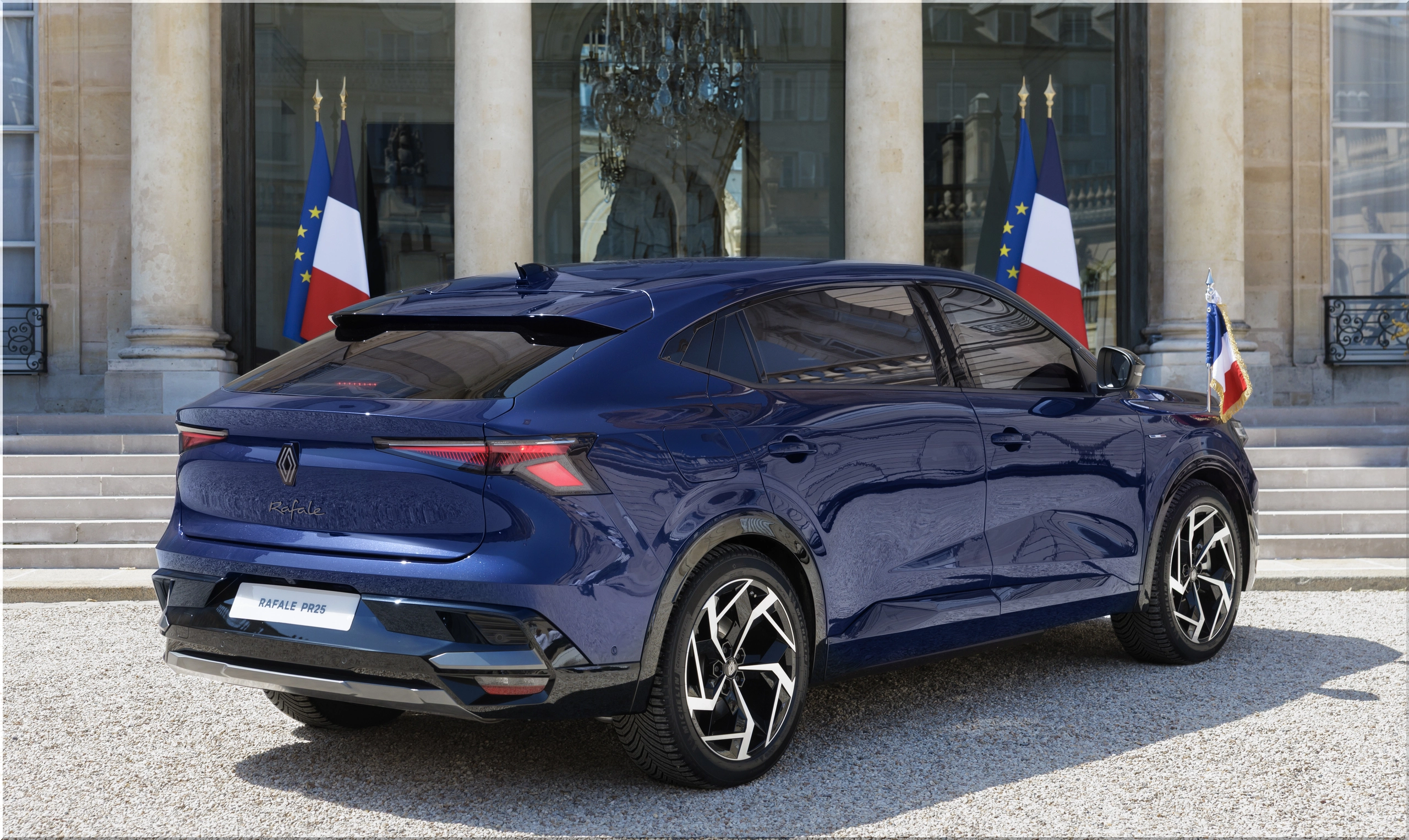 Renault Rafale Hybrid: 300 HP 4x4 Armored Flagship for the French ...