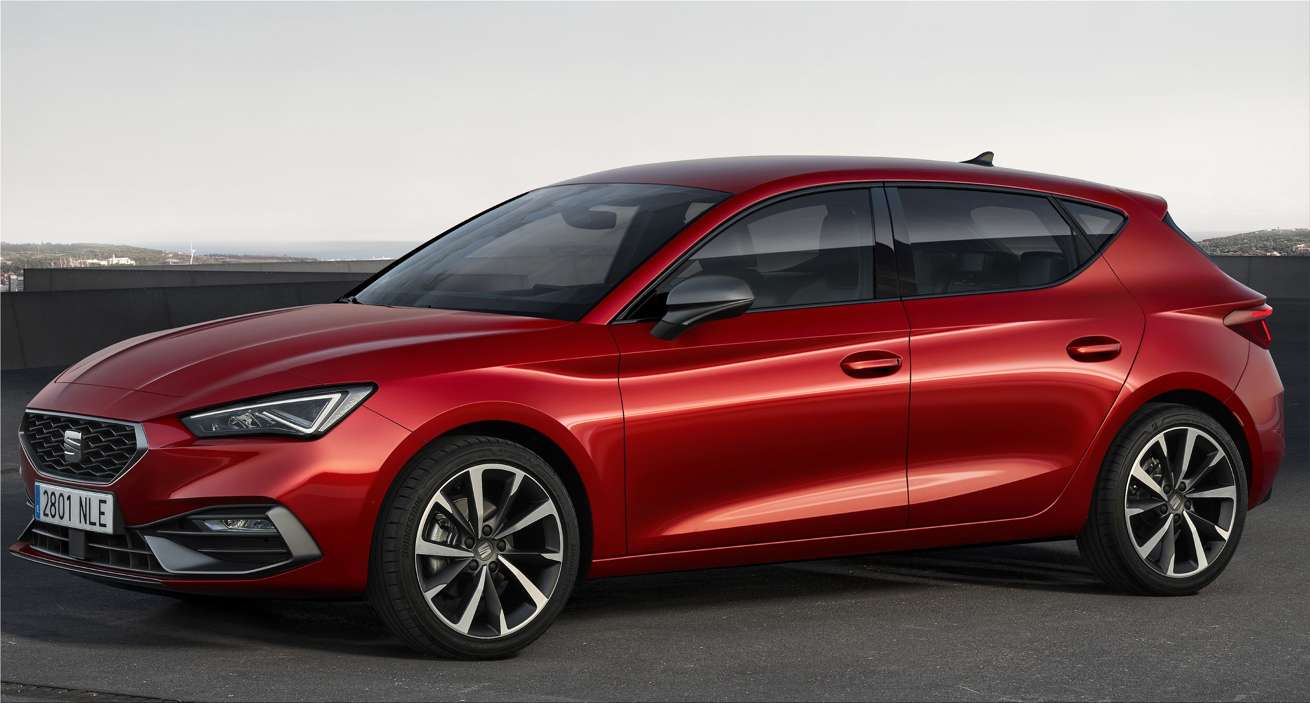 The new Seat Leon e Hybrid from 32 000 euros Car Division
