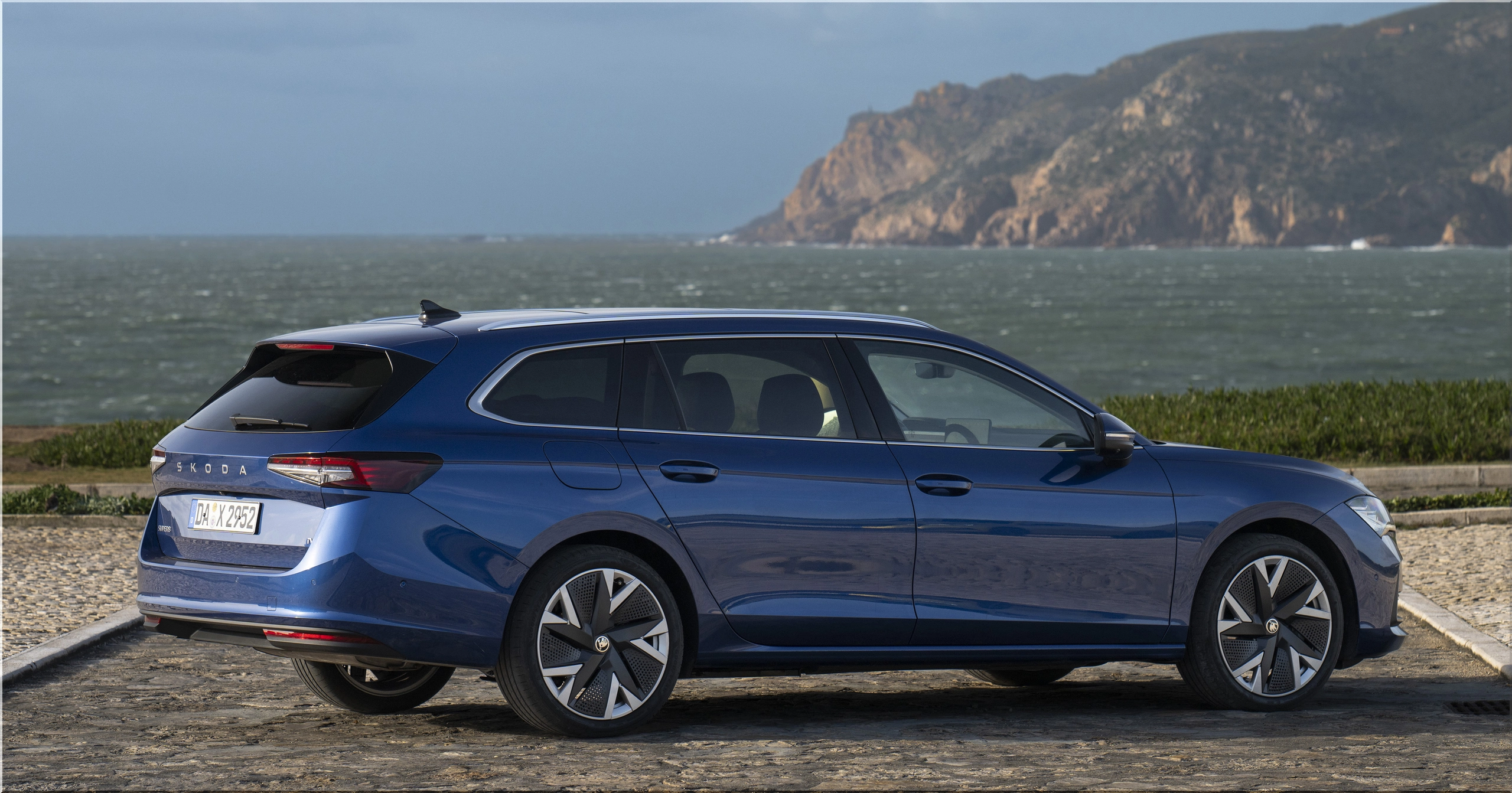 Skoda superb combi phev store