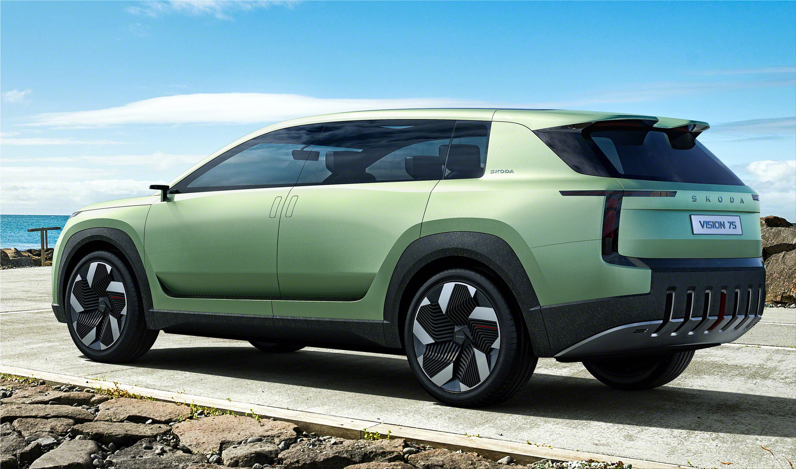 The Skoda VISION 7S concept presents a wholly new electrified vehicle ...