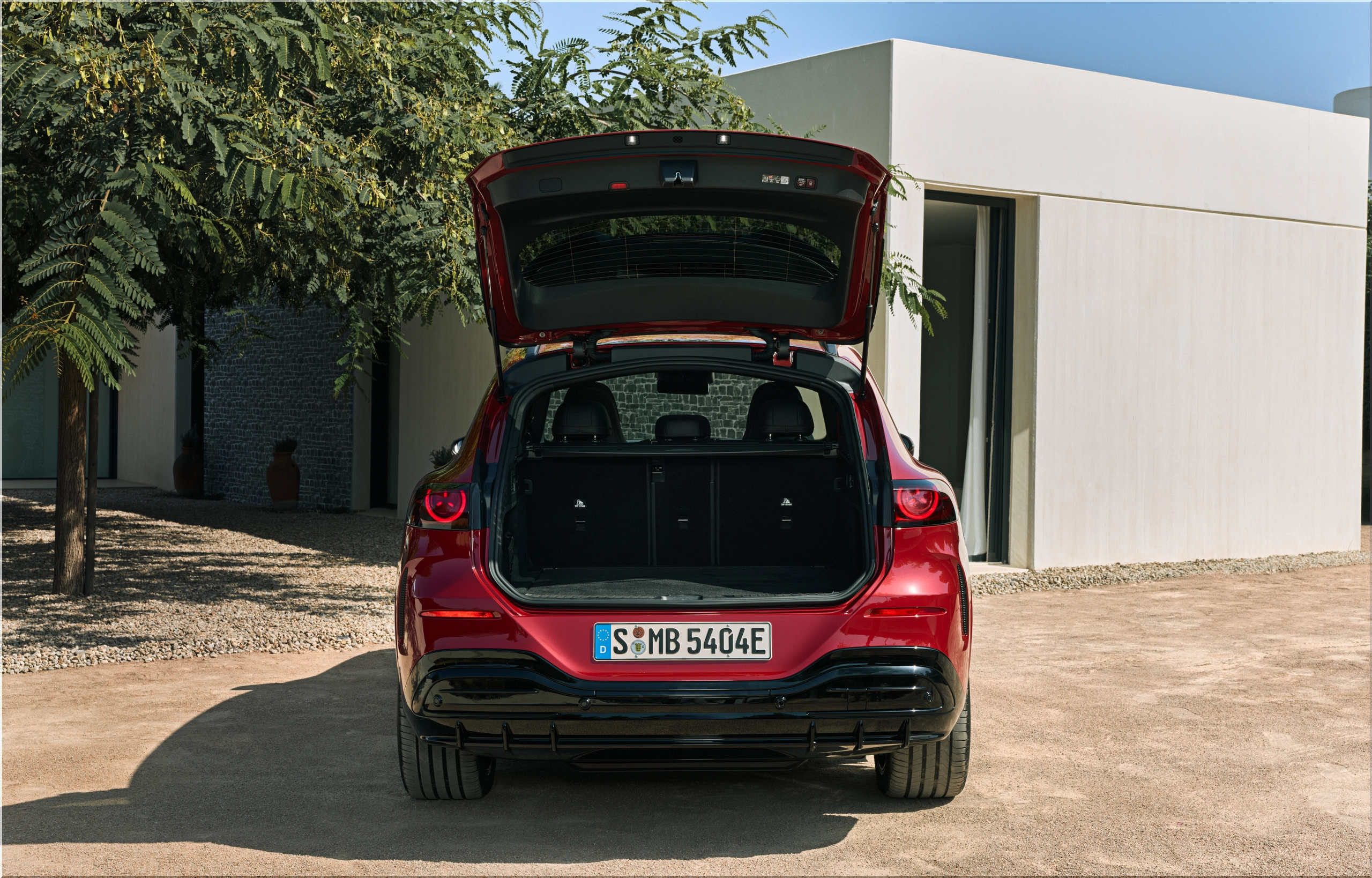 2026 Mercedes GLC EV: 713 km Range, 10-Minute Fast Charge | Car Division