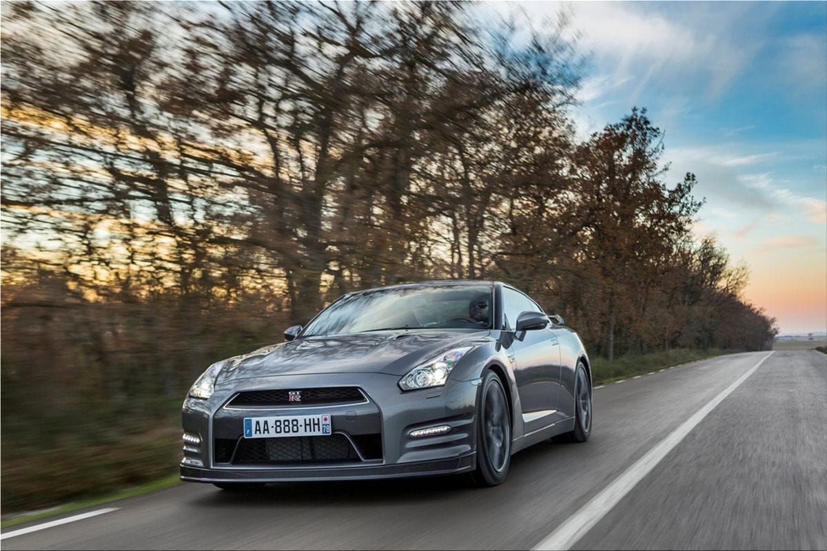 Nissan GT-R a four-wheel-drive super-coupe | Car Division