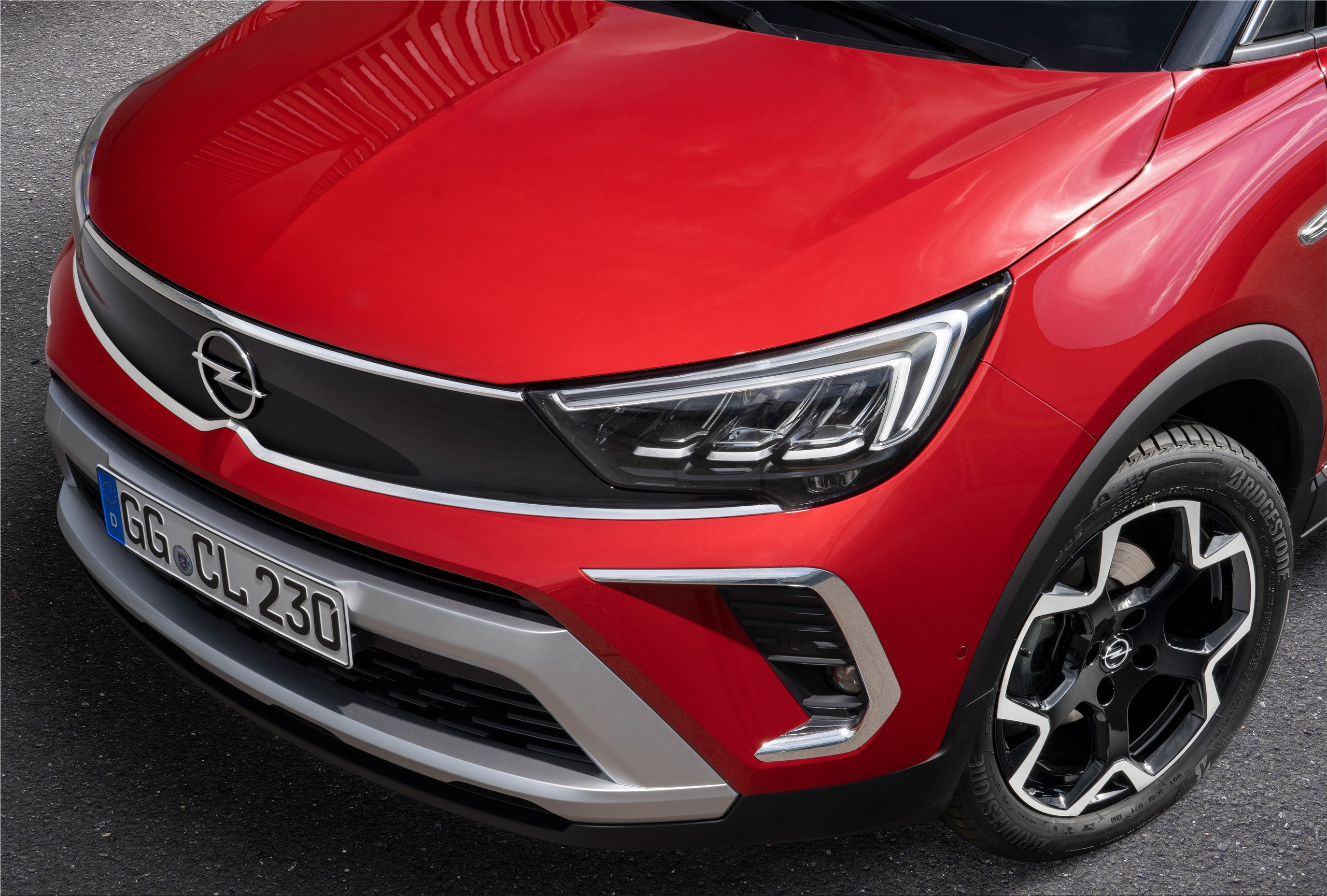 The first images with the new Opel Crossland compact SUV | Car Division