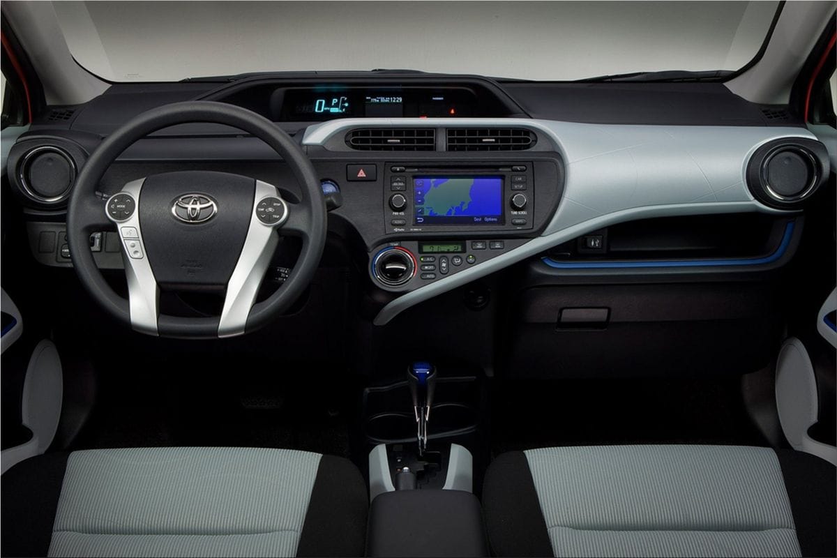 The brand-new Toyota Prius C superior urban maneuverability | Car Division