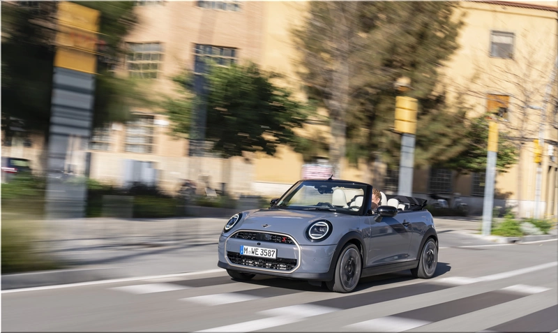 MINI Cooper S Convertible: Power and Open-Air Freedom in Copper Grey ...