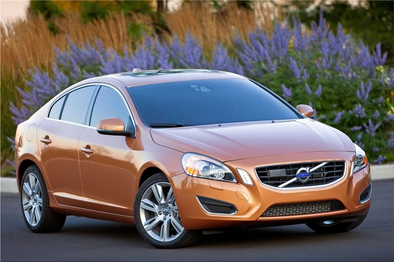 Volvo S60 with Pedestrian Detection | Car Division